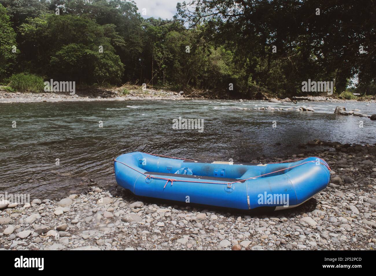 Raft costa rica hi-res stock photography and images - Alamy