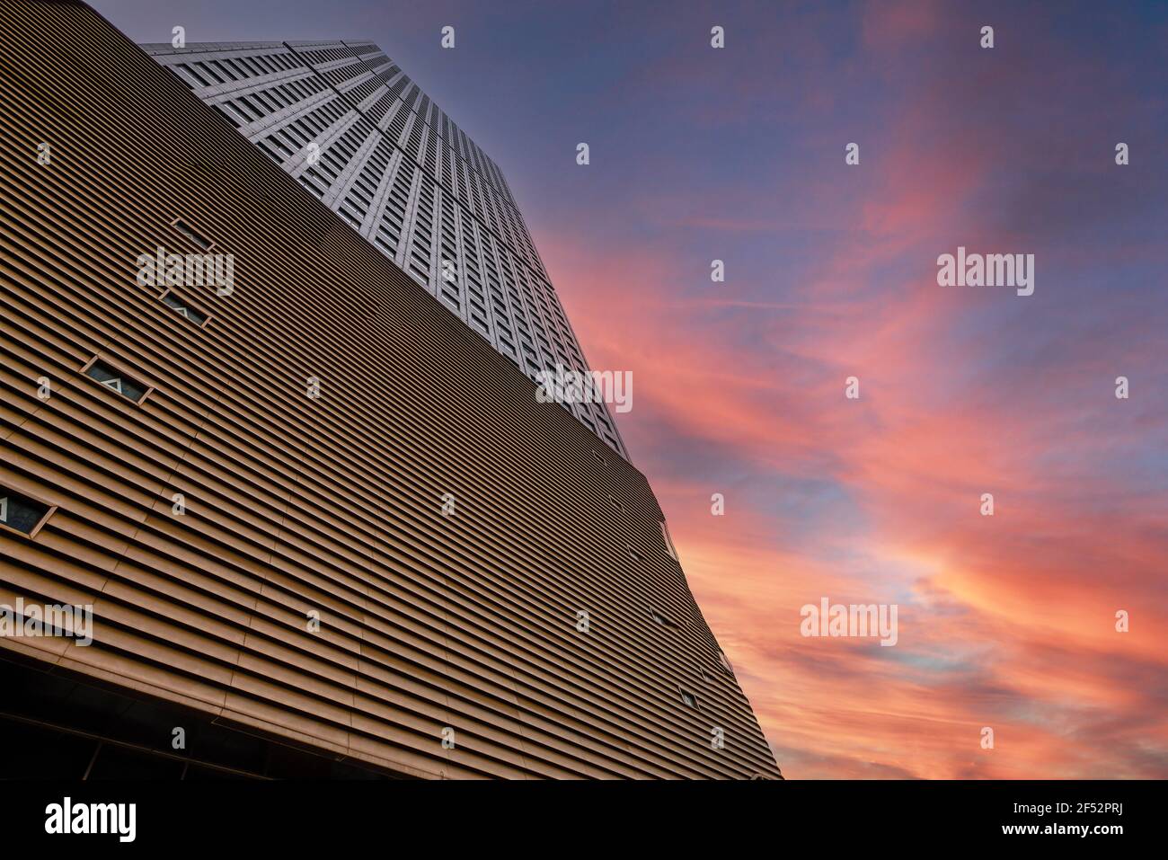 Close-up of abstract exterior wall of modern city building Stock Photo ...