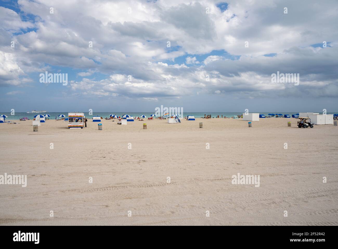 Miami beach women bikini hi-res stock photography and images - Alamy