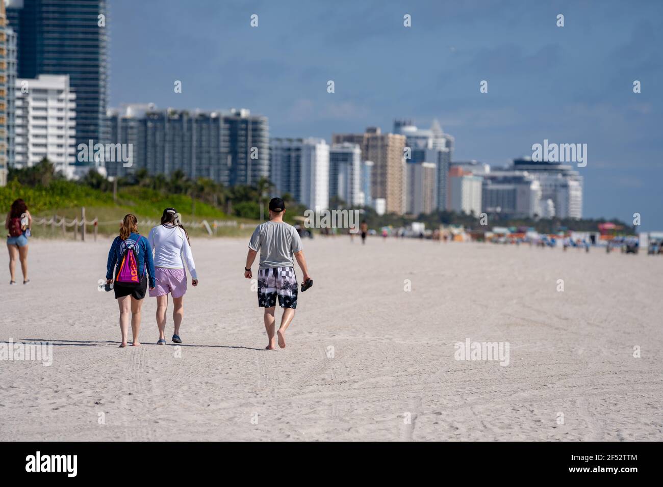 College students in Miami Beach for Spring Break 2021 Stock Photo - Alamy