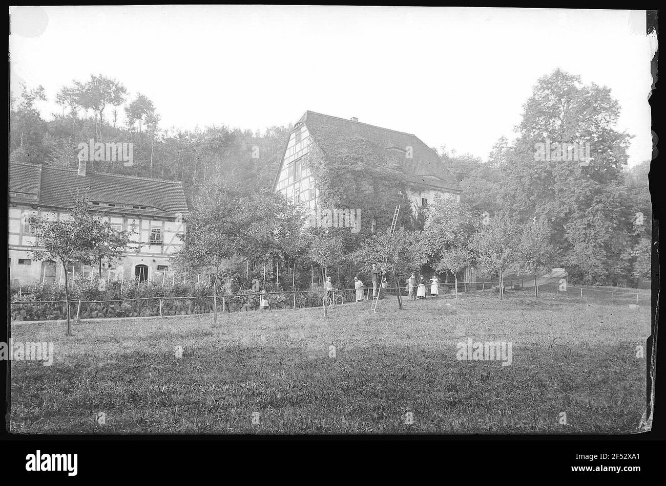 Boat stop in water Black and White Stock Photos & Images - Alamy
