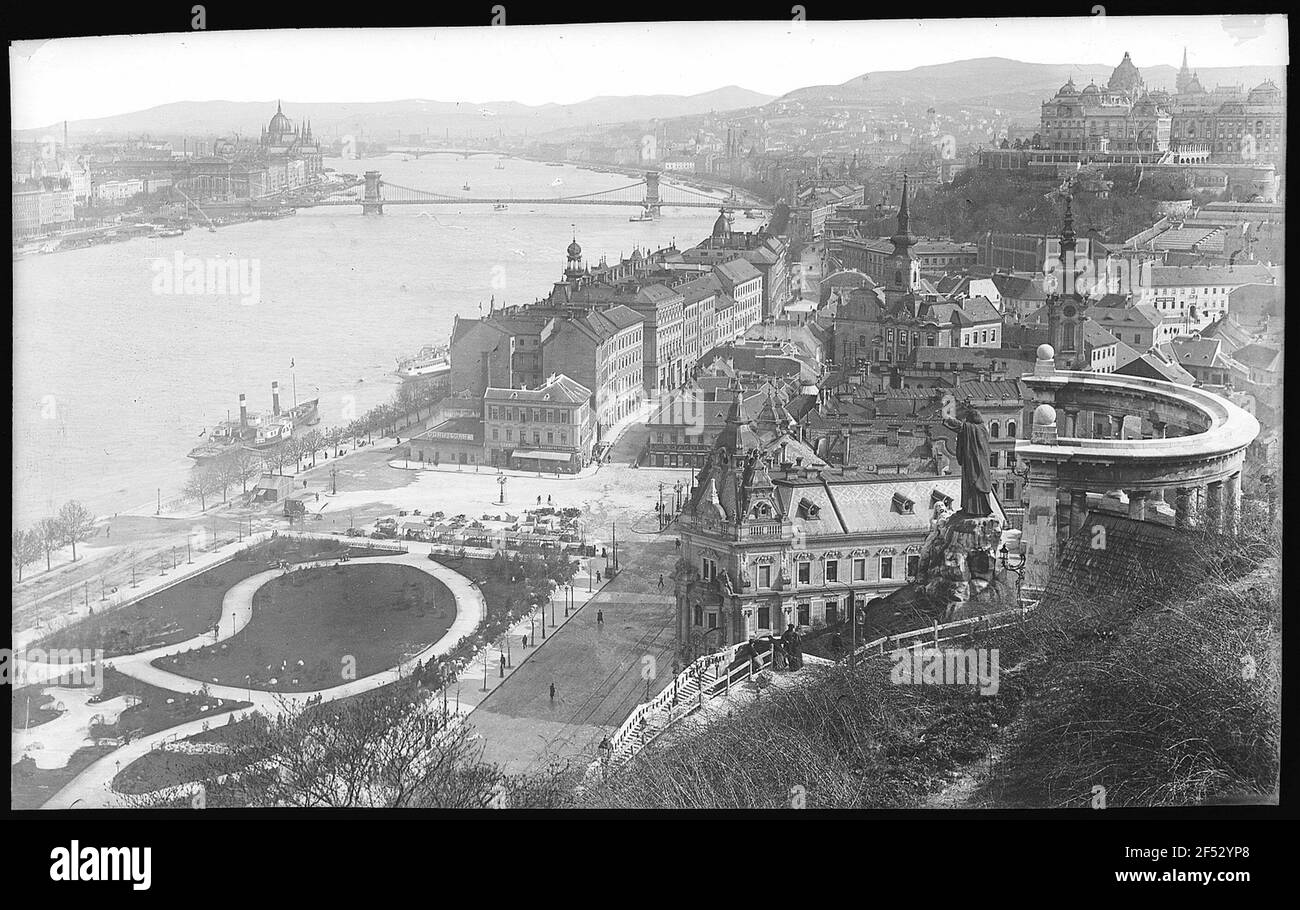 View budapest skyline hungarian Black and White Stock Photos & Images ...