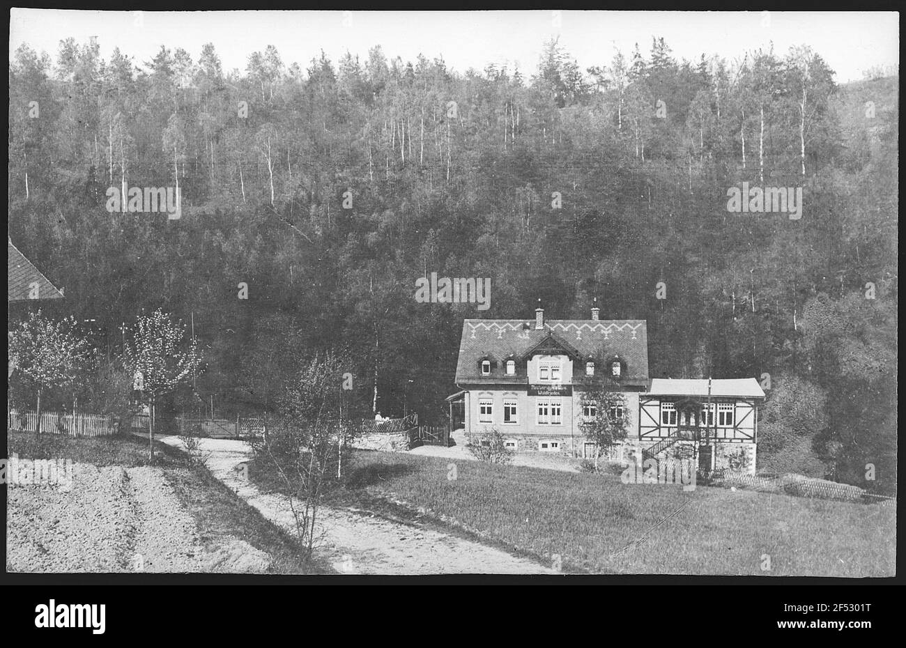 Restaurant relaxing Black and White Stock Photos & Images - Alamy