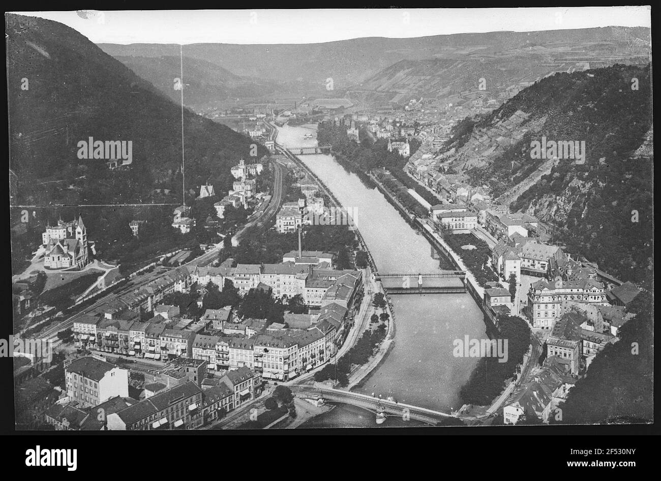 View historic bridges buildings Black and White Stock Photos & Images ...