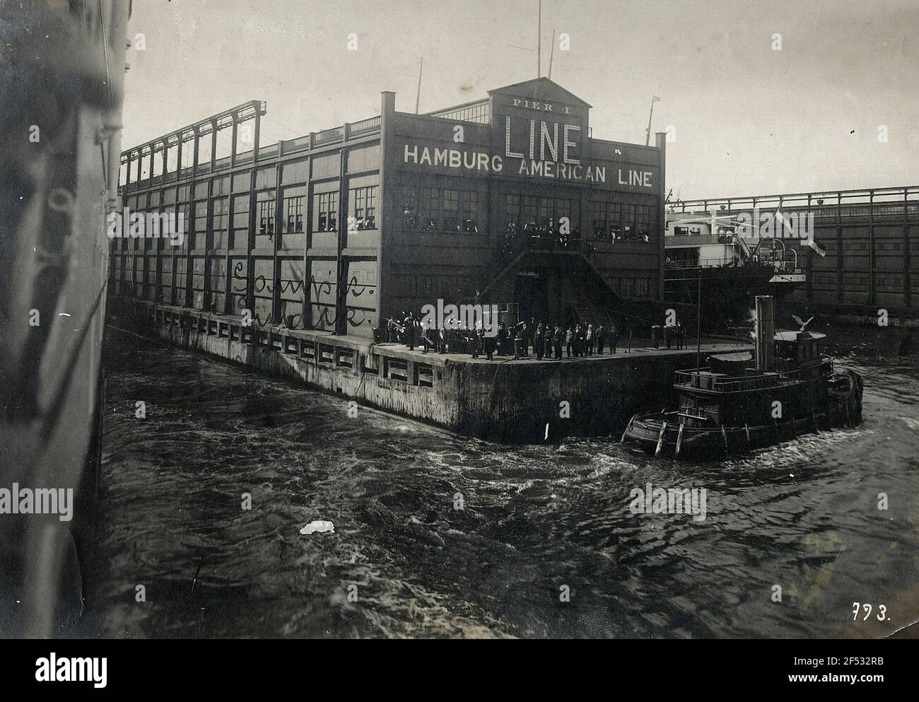 Hoboken (New Jersey), Harbor. New shipping house building (1900-1906 ...