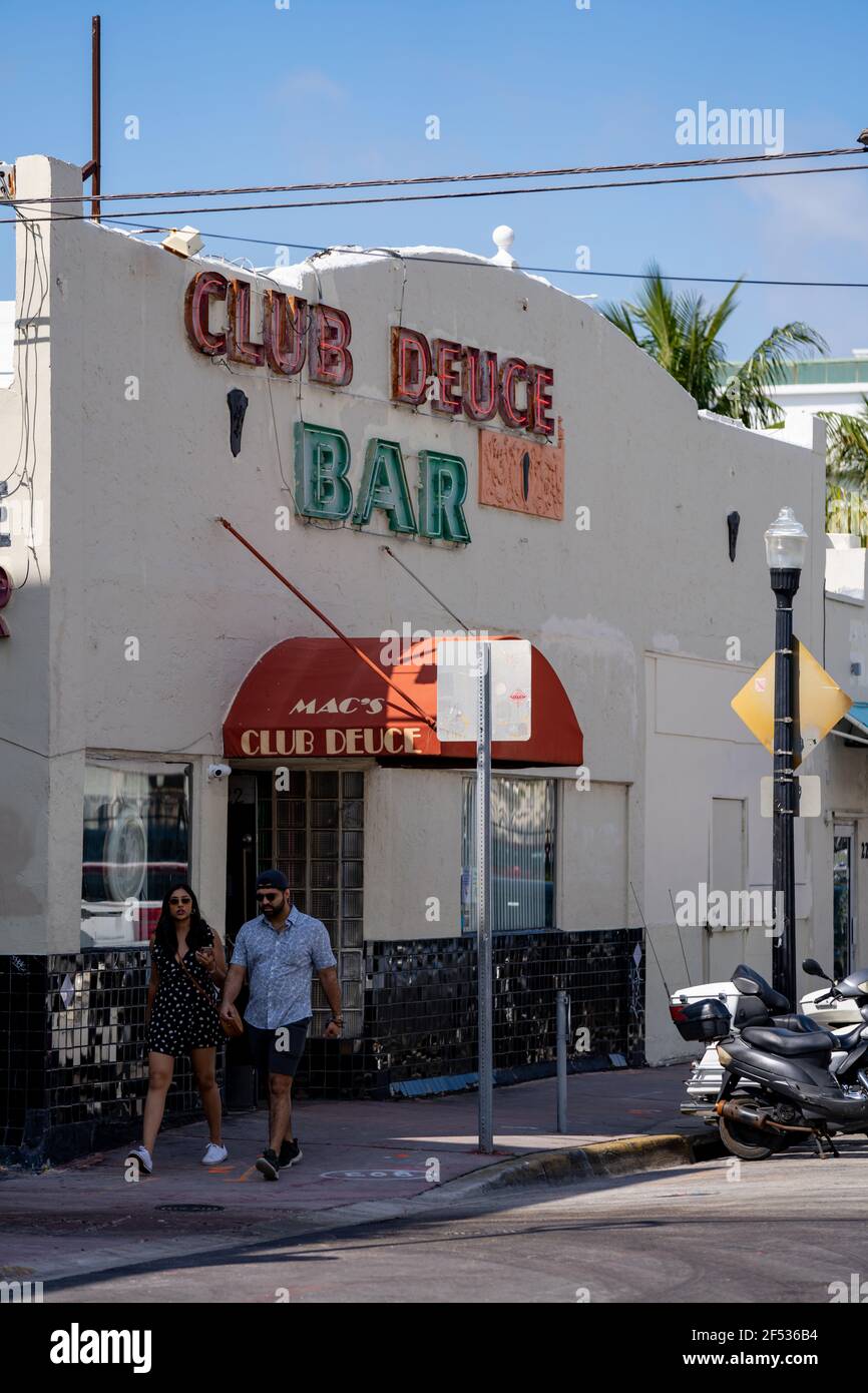 Club deuce bar hi-res stock photography and images - Alamy