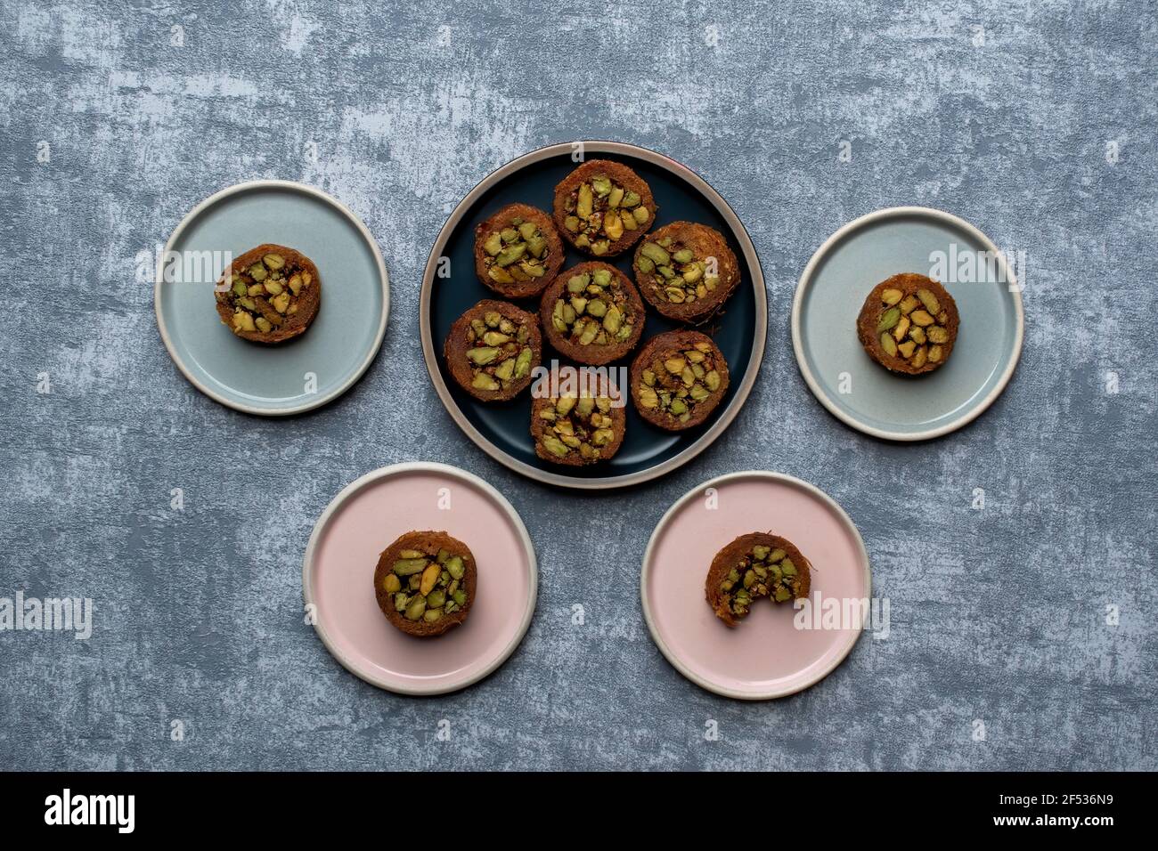 Arabic sweets hi-res stock photography and images - Alamy