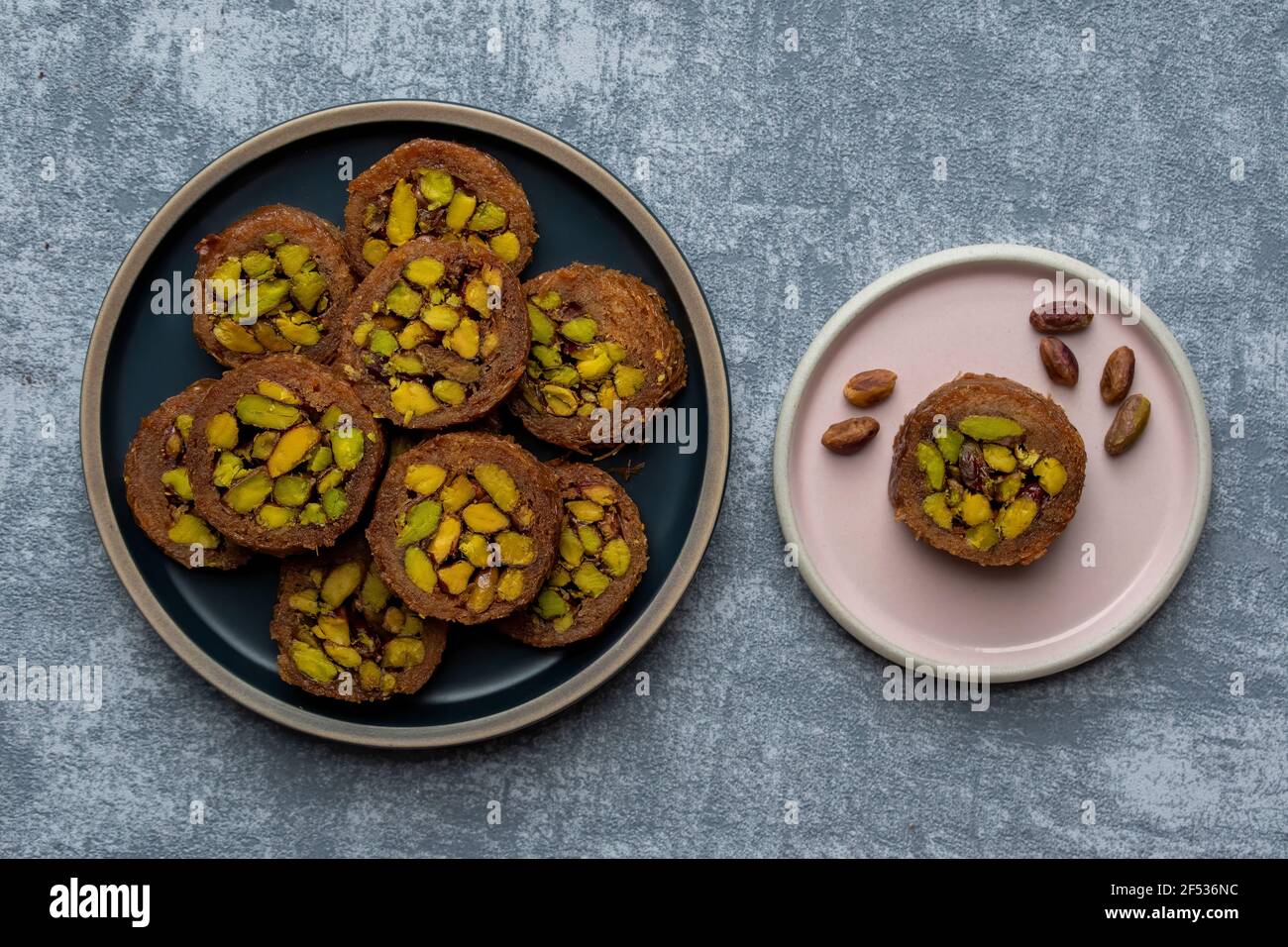 Arabic sweets hi-res stock photography and images - Alamy
