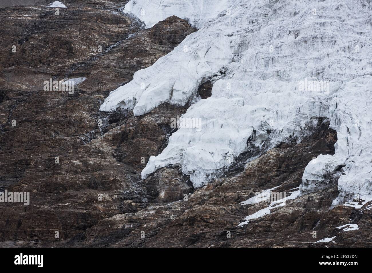Ice caps on mountain hi-res stock photography and images - Alamy