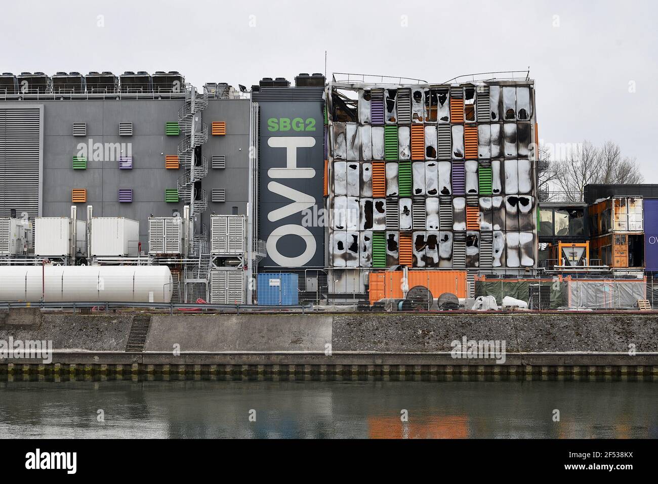 Datacenter building hi-res stock photography and images - Alamy