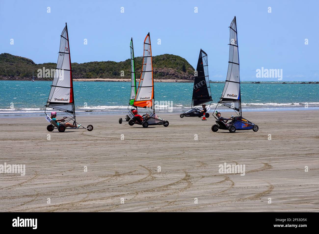 Sand racing hi-res stock photography and images - Alamy