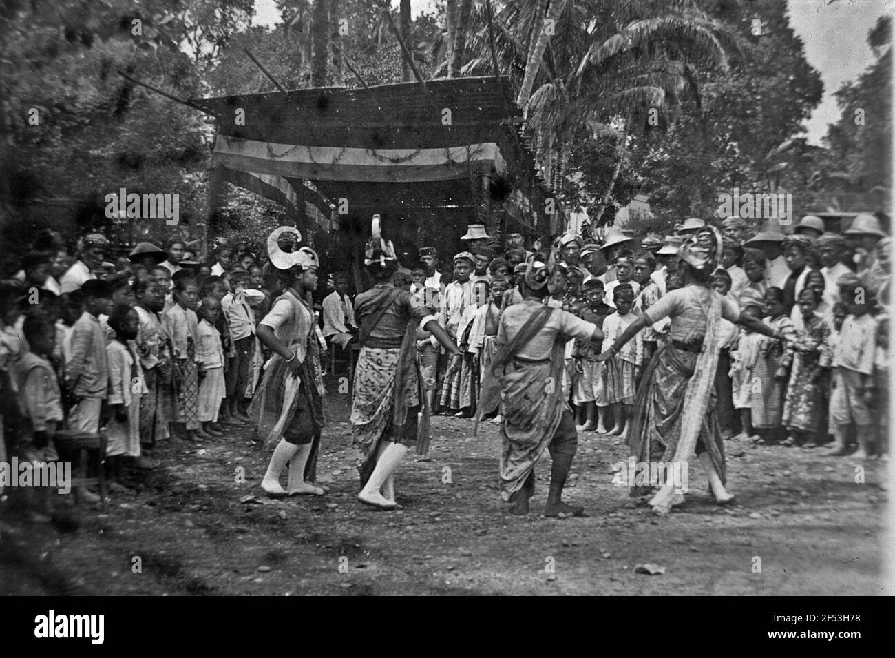 Wayang performance Black and White Stock Photos & Images - Alamy