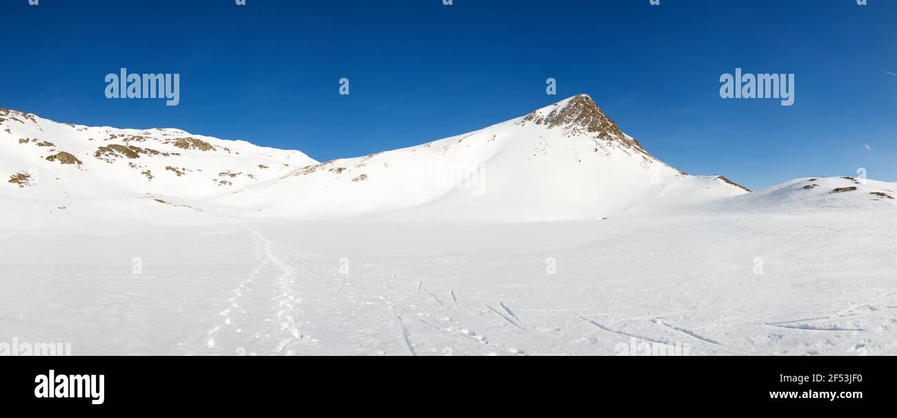Peaks in the Pyrenees, Astun in Canfranc Valley, Huesca Province ...