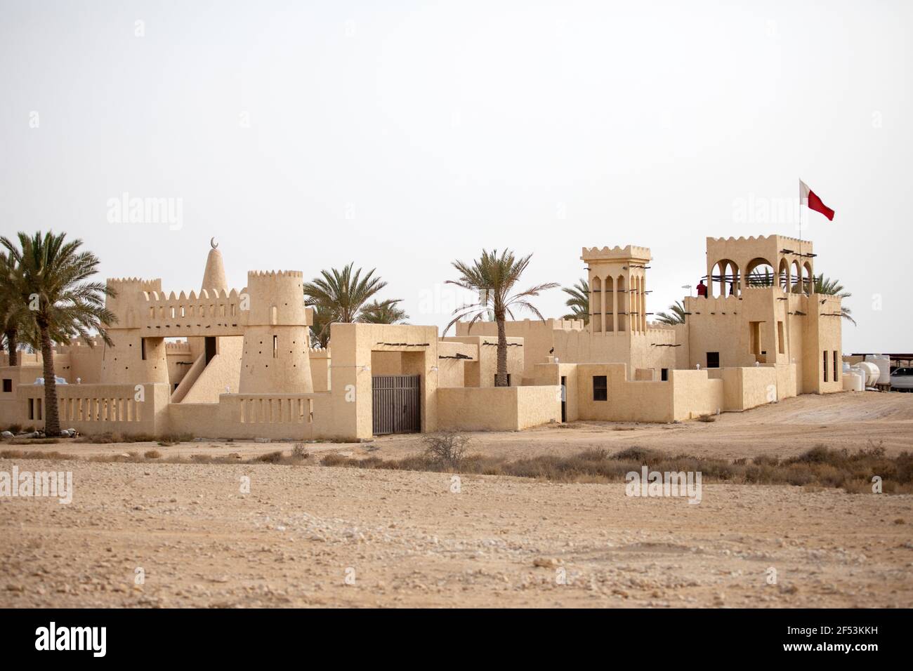 Qatari peninsula hi-res stock photography and images - Alamy