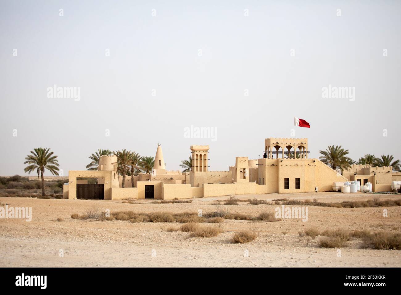 Qatari peninsula hi-res stock photography and images - Alamy