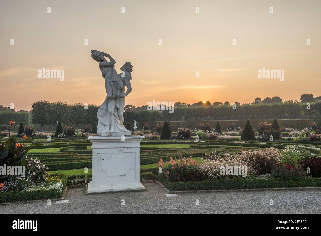 Statue of daphne hi-res stock photography and images - Alamy