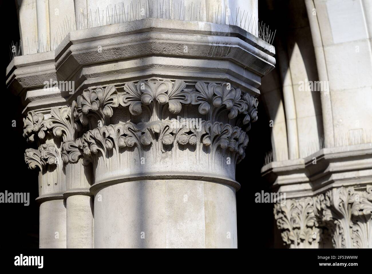 Classical architecture detail hi-res stock photography and images - Alamy