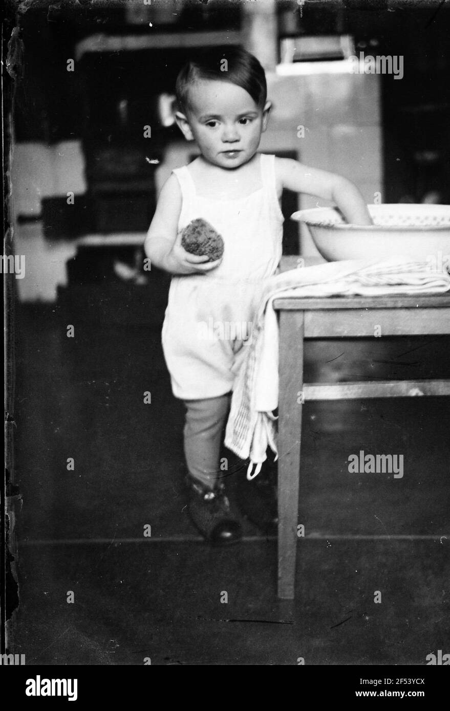 Face cloth washing bowl hi-res stock photography and images - Alamy