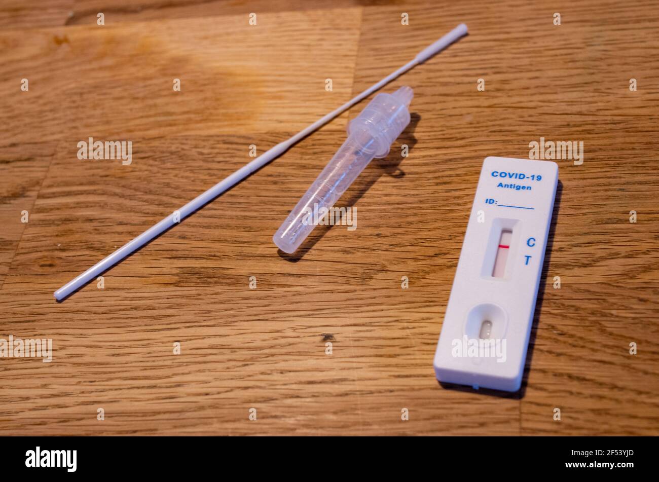 Corona rapid test hi-res stock photography and images - Alamy