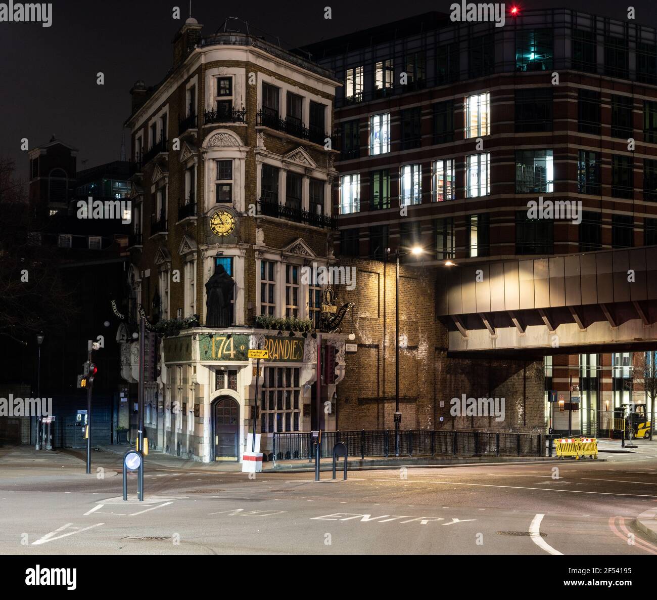 The famous Blackfriar Pub, on the site of the Blackfriars monastery in ...
