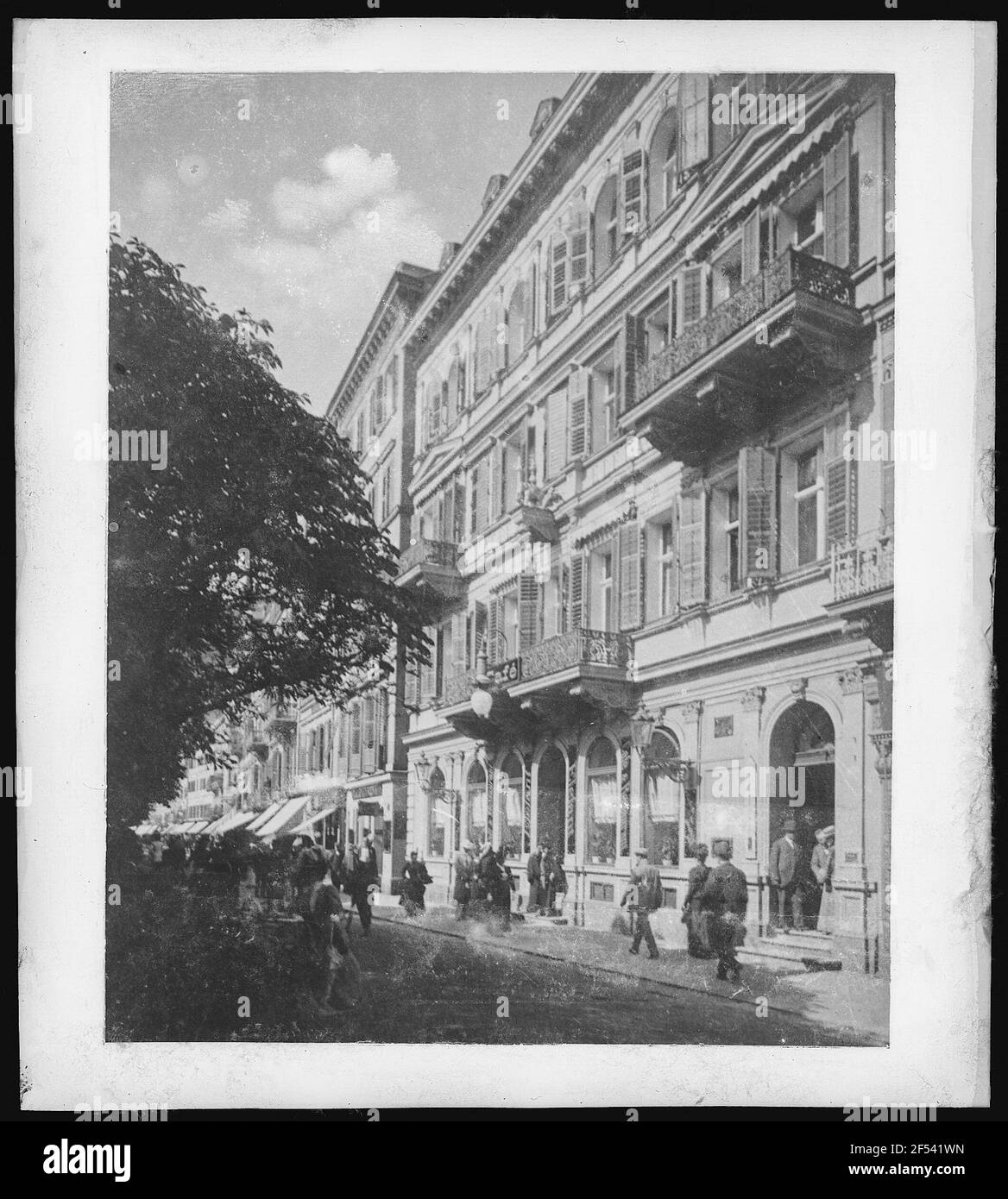 Iconic restaurant Black and White Stock Photos & Images - Alamy