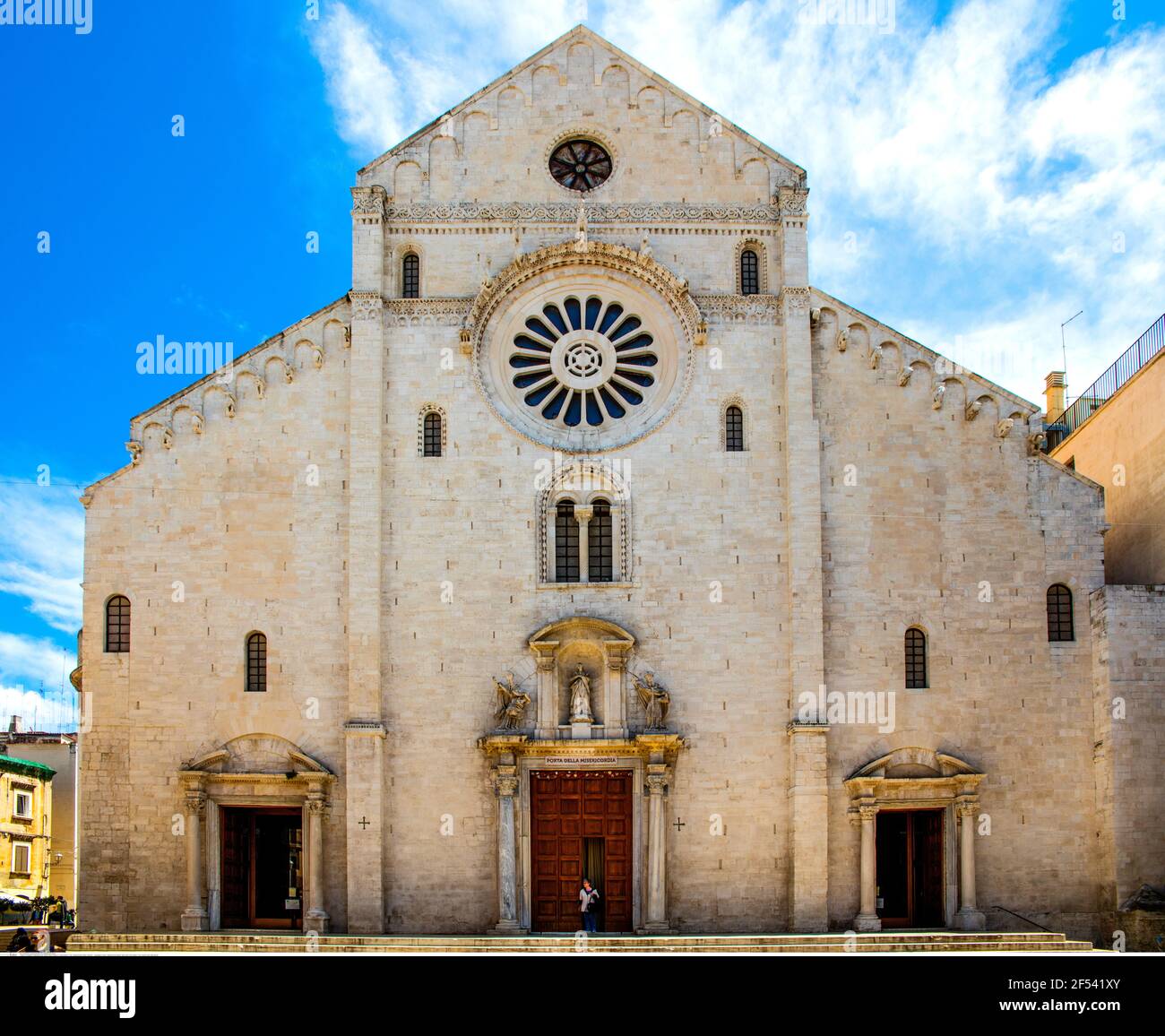 Bari romanesque cathedral hi-res stock photography and images - Alamy