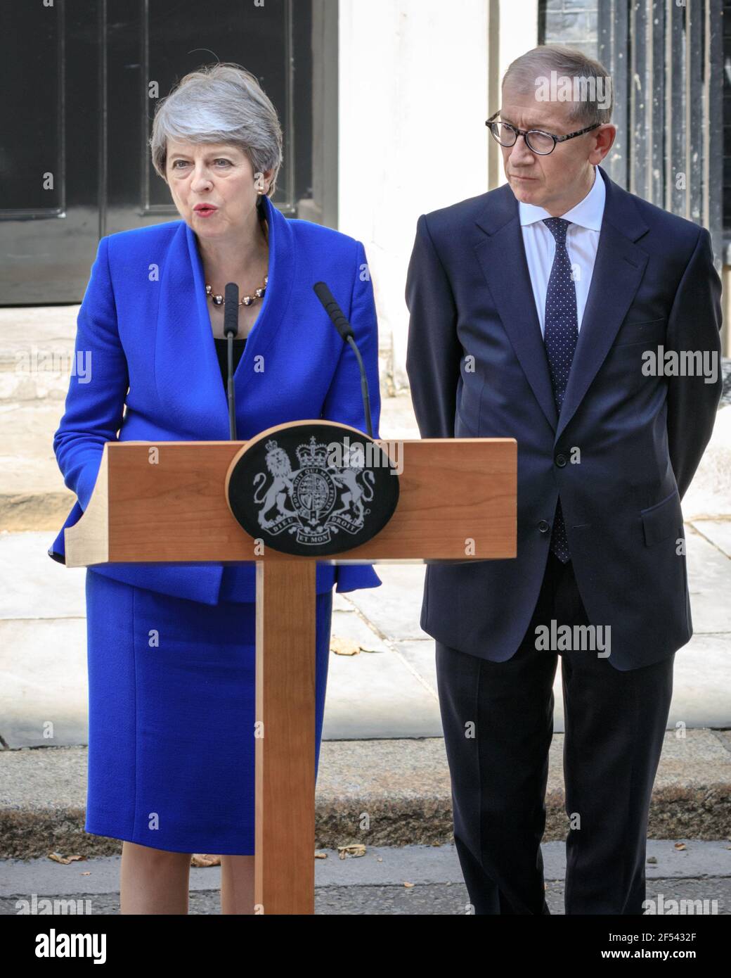 Husband philip leaving 10 downing street hi-res stock photography and ...