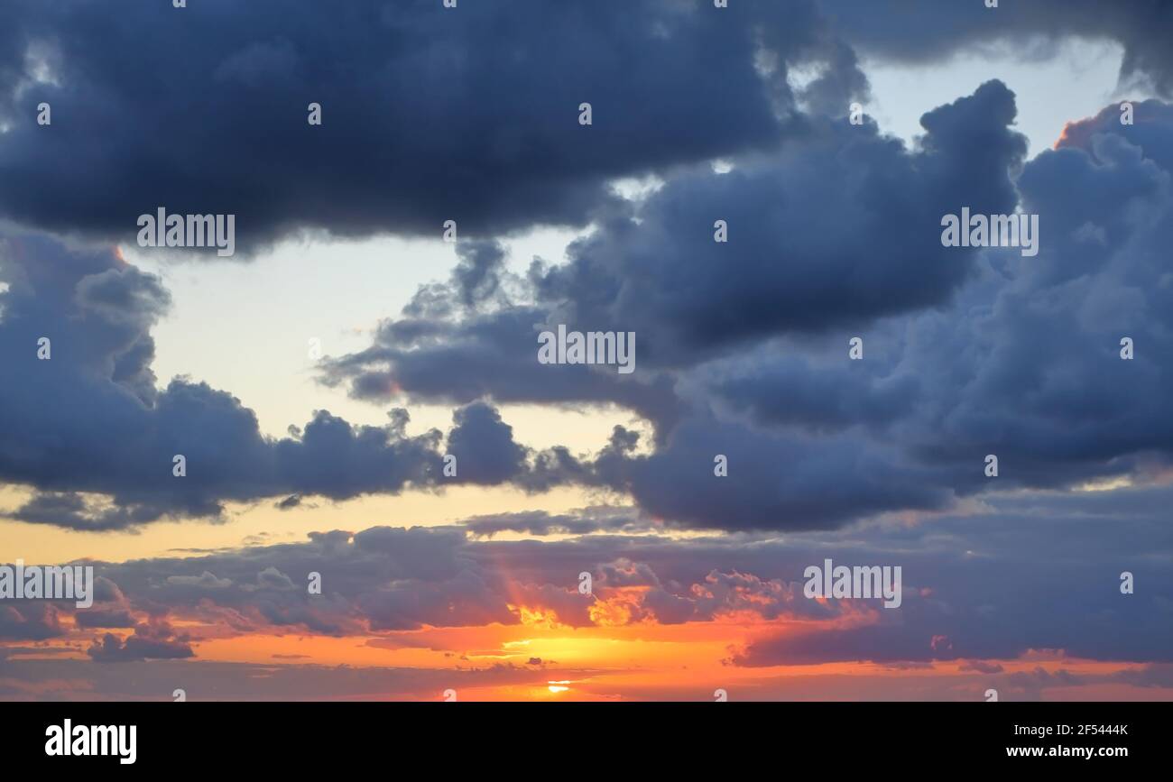 Beautiful sunset and sunrise sky background Stock Photo - Alamy