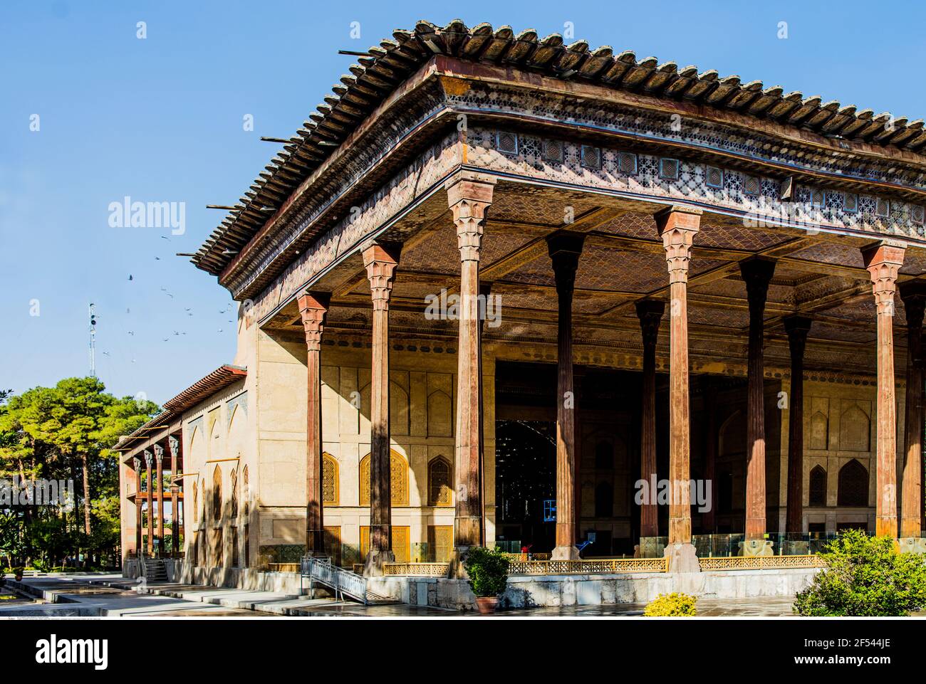 Chehel sotoun palace hi-res stock photography and images - Alamy