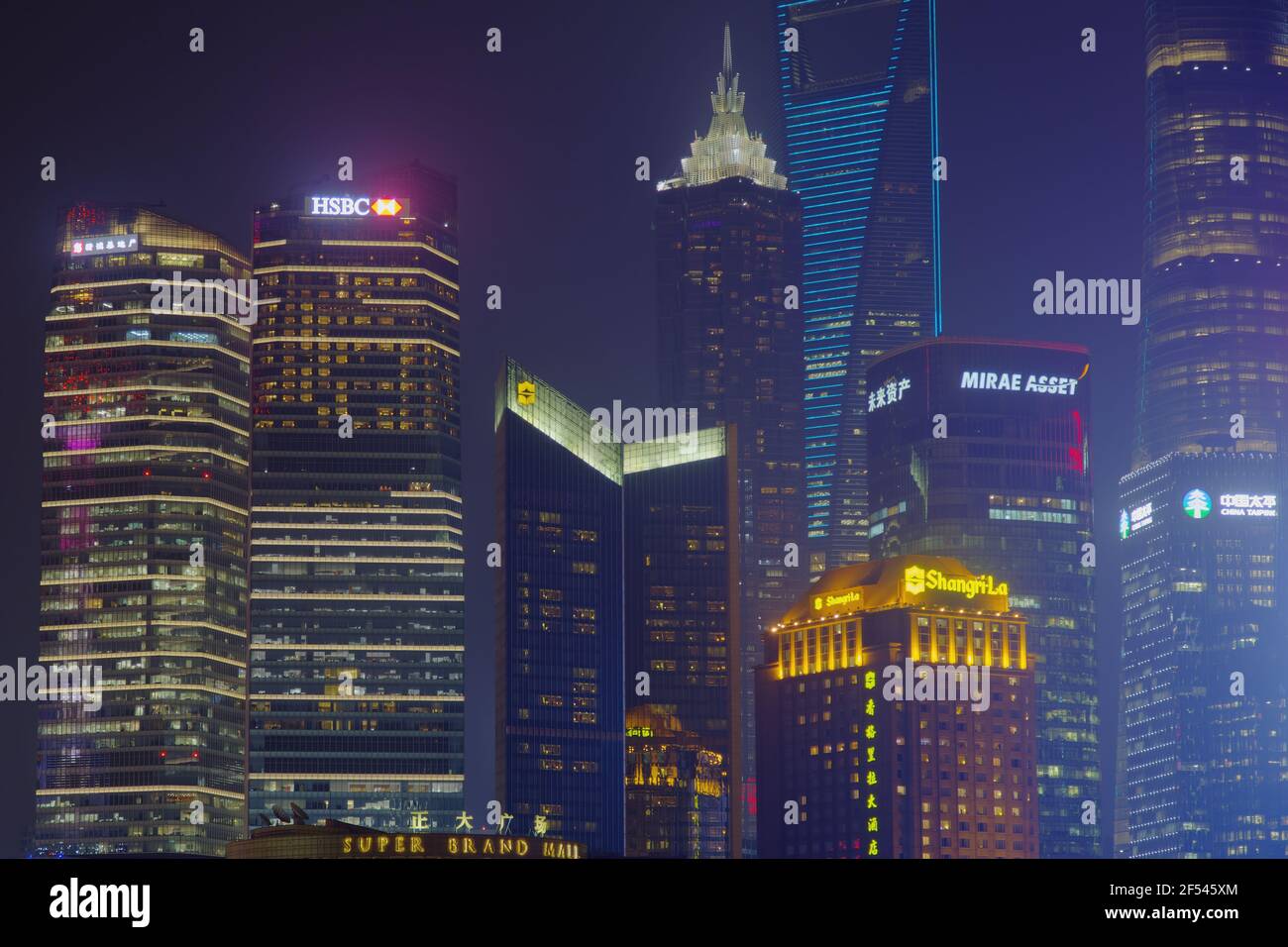 Night lights of the shanghai bund hi-res stock photography and images ...