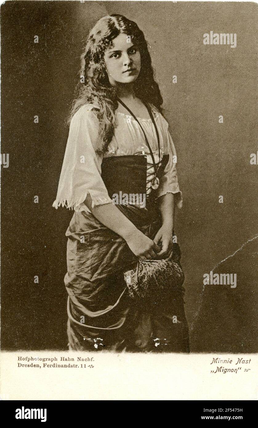 Opera mignon hi-res stock photography and images - Alamy