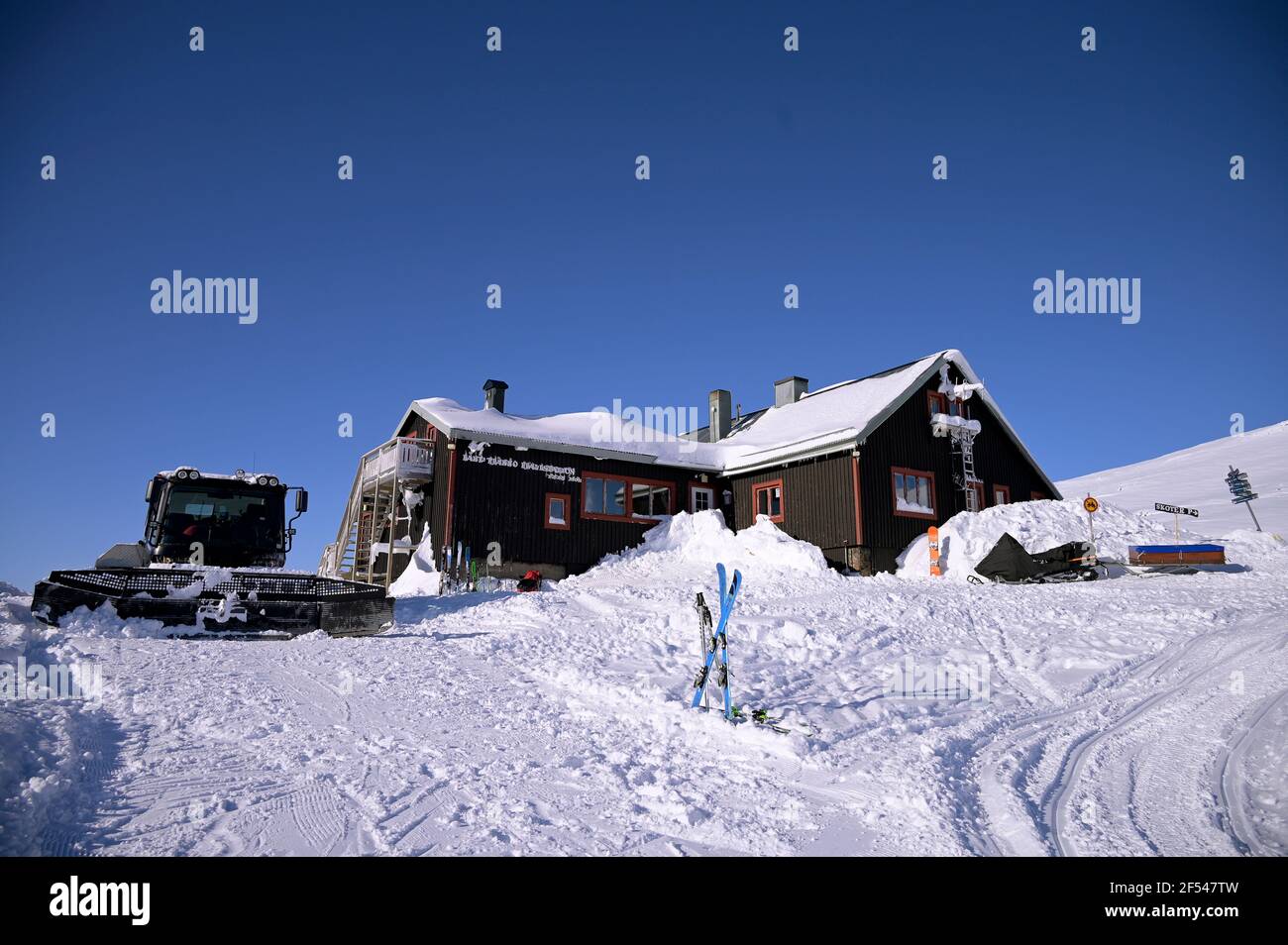 Piste machine hi-res stock photography and images - Alamy