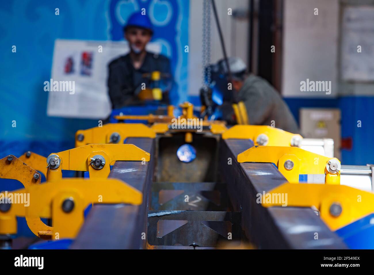 Mechanical clamp hi-res stock photography and images - Alamy