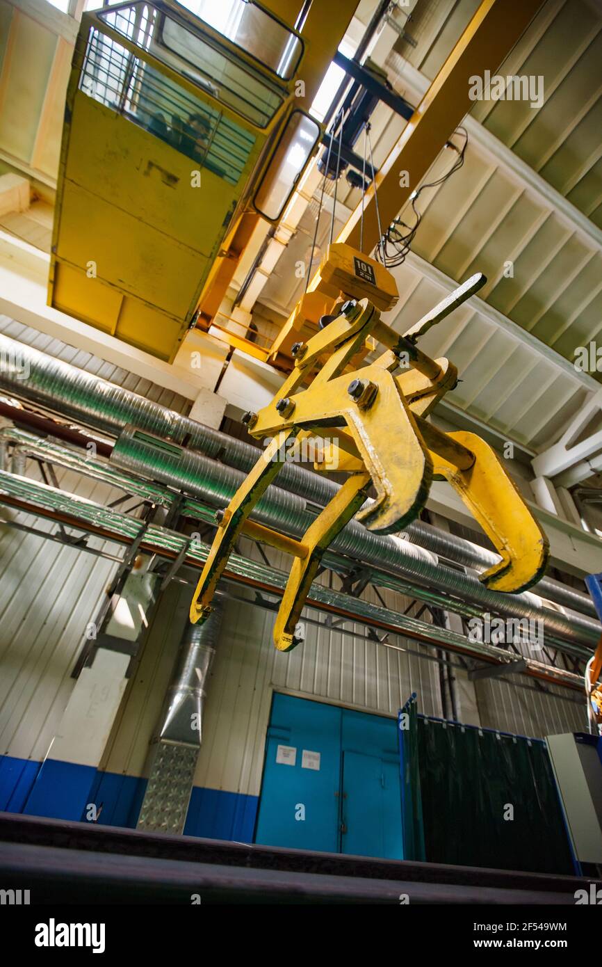 Crane operator cabin hi-res stock photography and images - Alamy