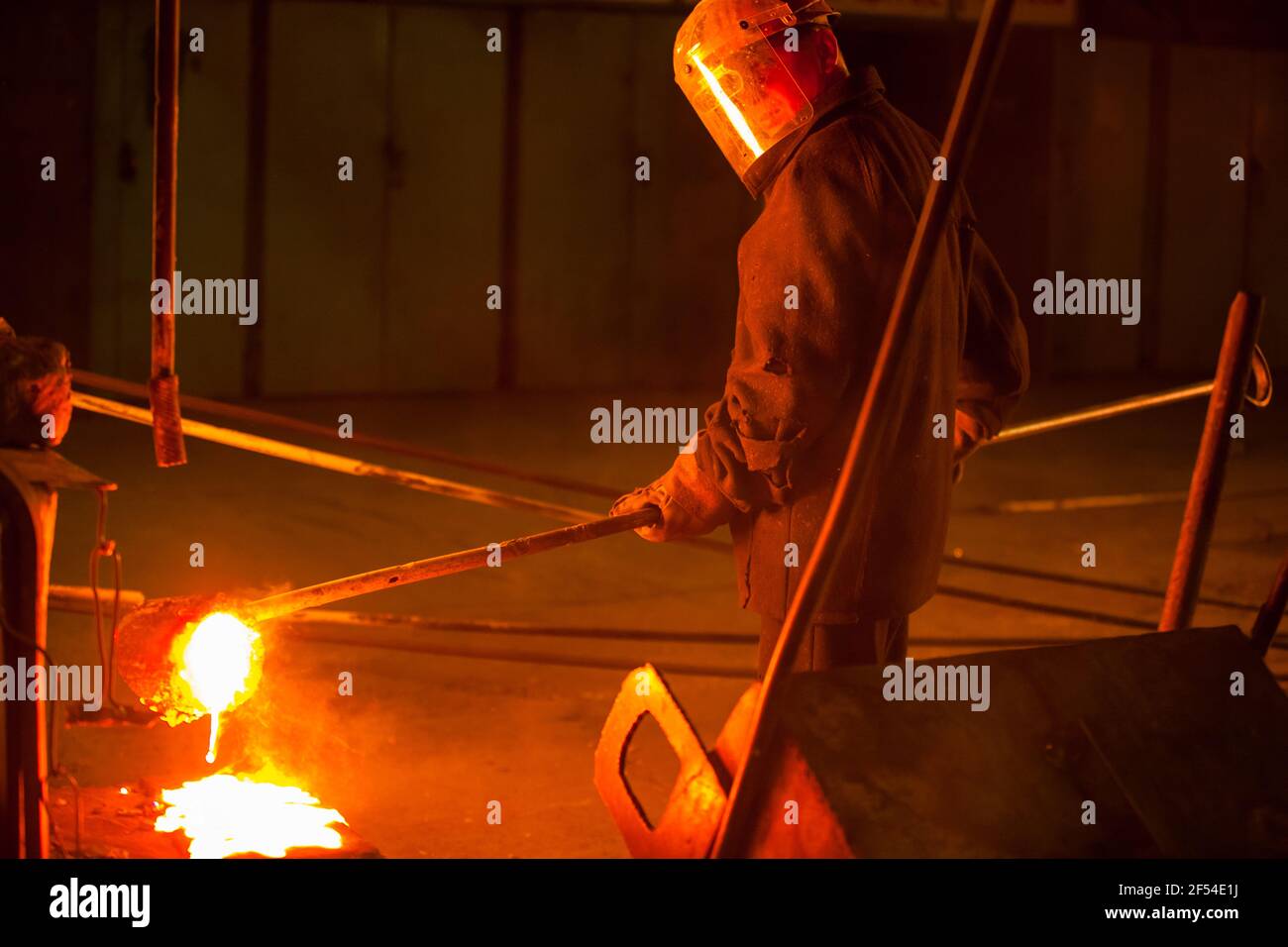 Metal glass alloys hi-res stock photography and images - Alamy