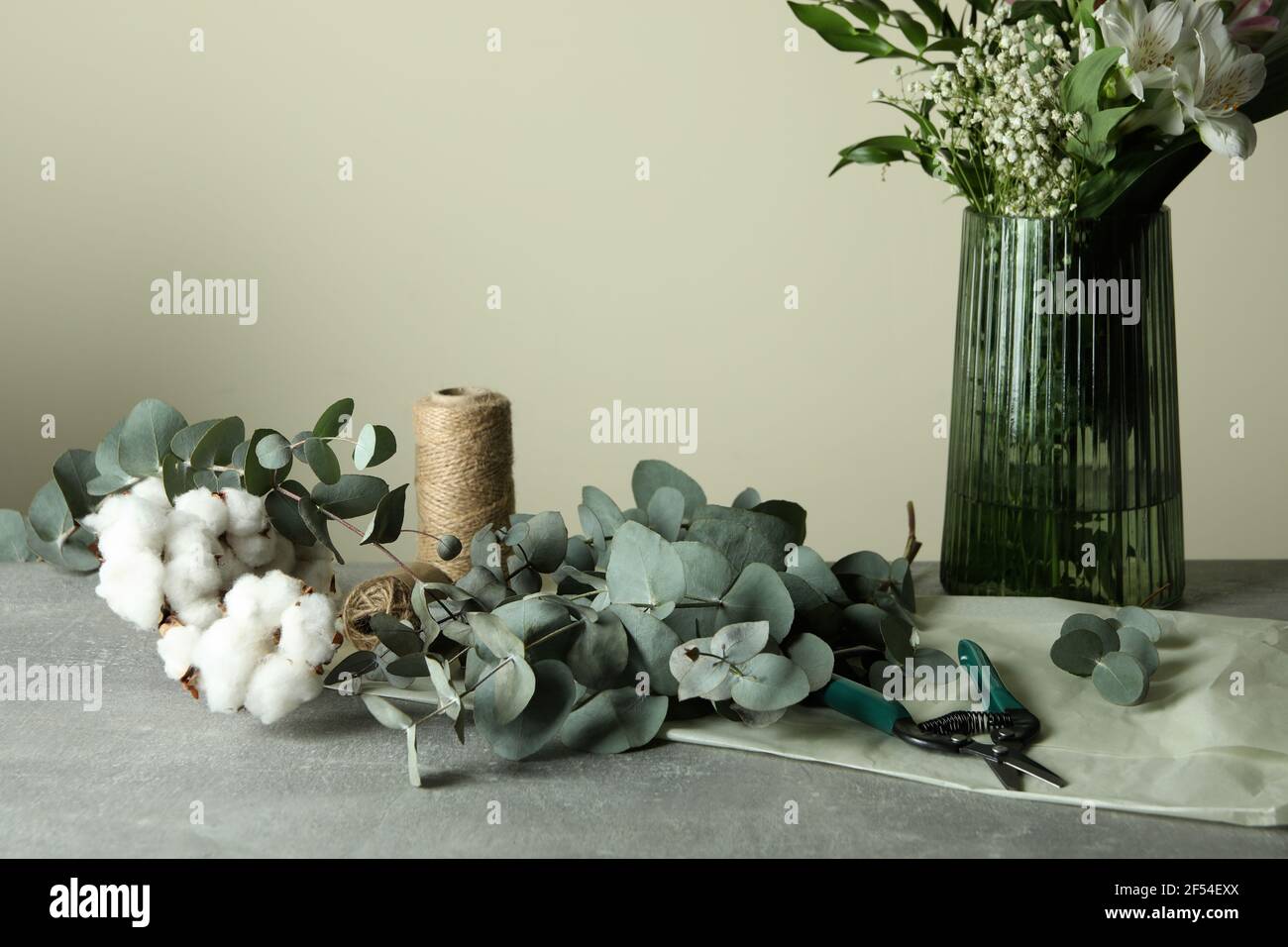 Floristic wallpaper hi-res stock photography and images - Alamy