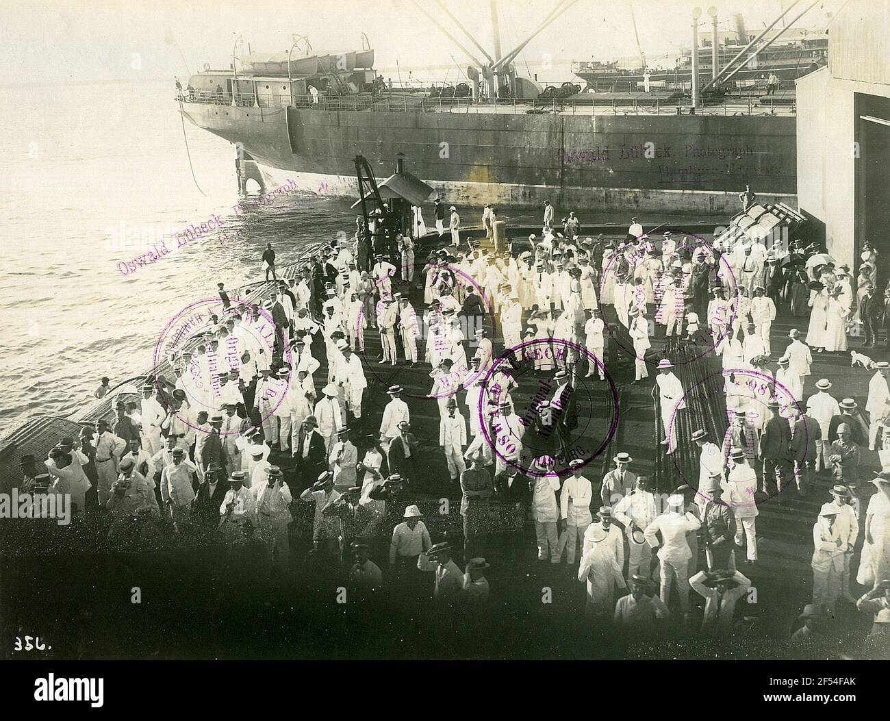 Manila cruise ship hi-res stock photography and images - Alamy