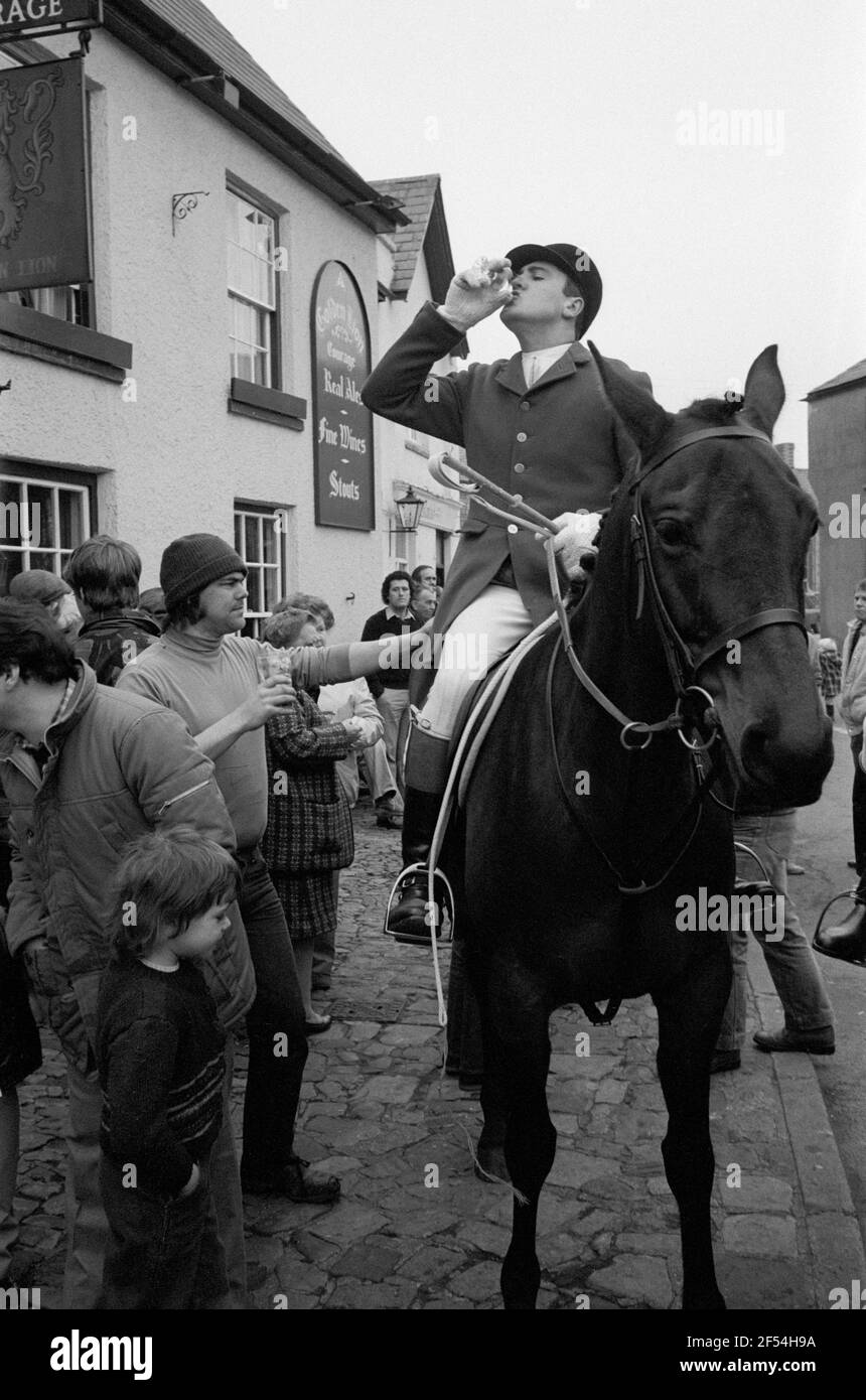 Foxhunters of the Curre Hunt meeting in Magor village square for a ...