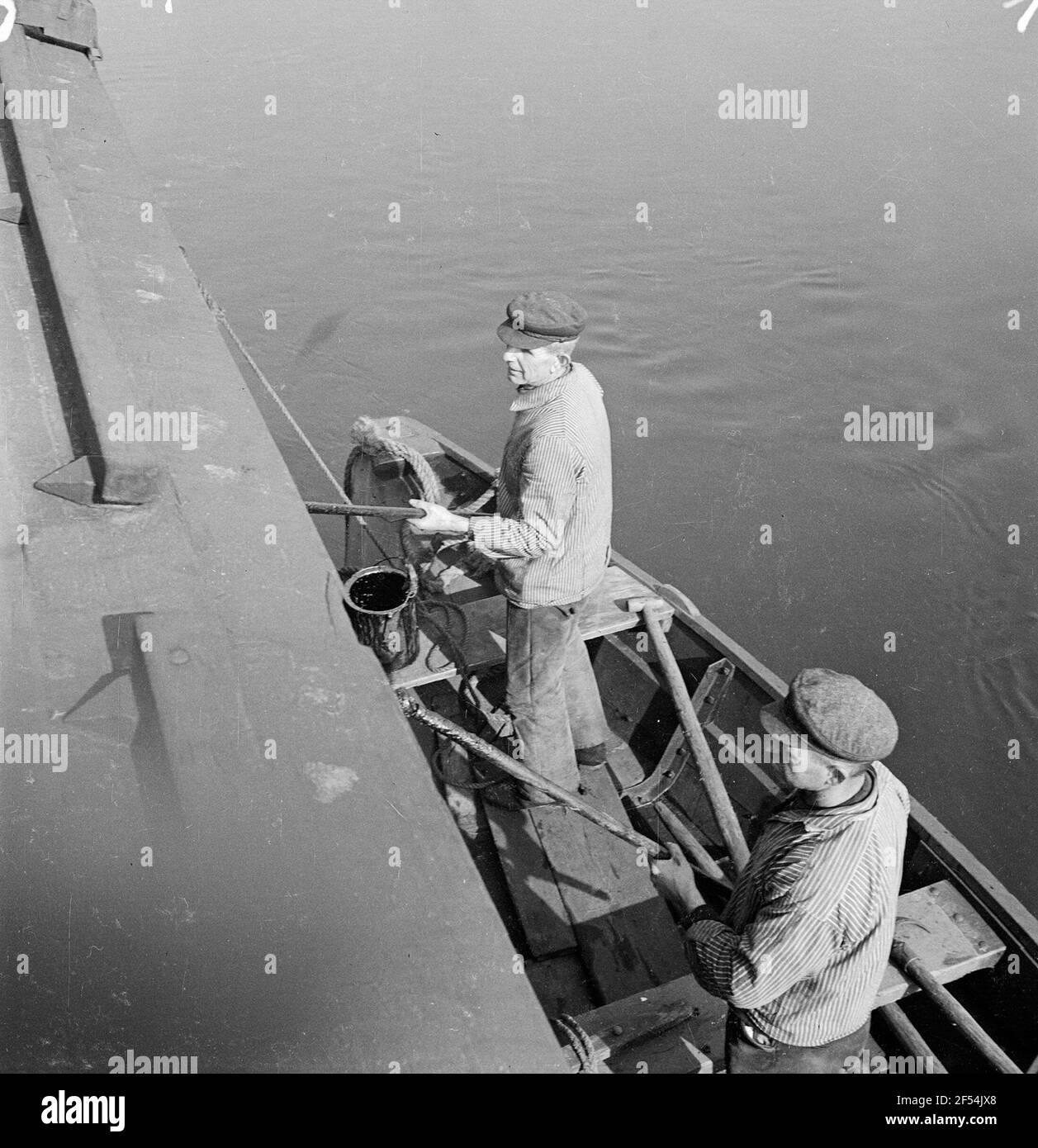 Particles water Black and White Stock Photos & Images - Alamy