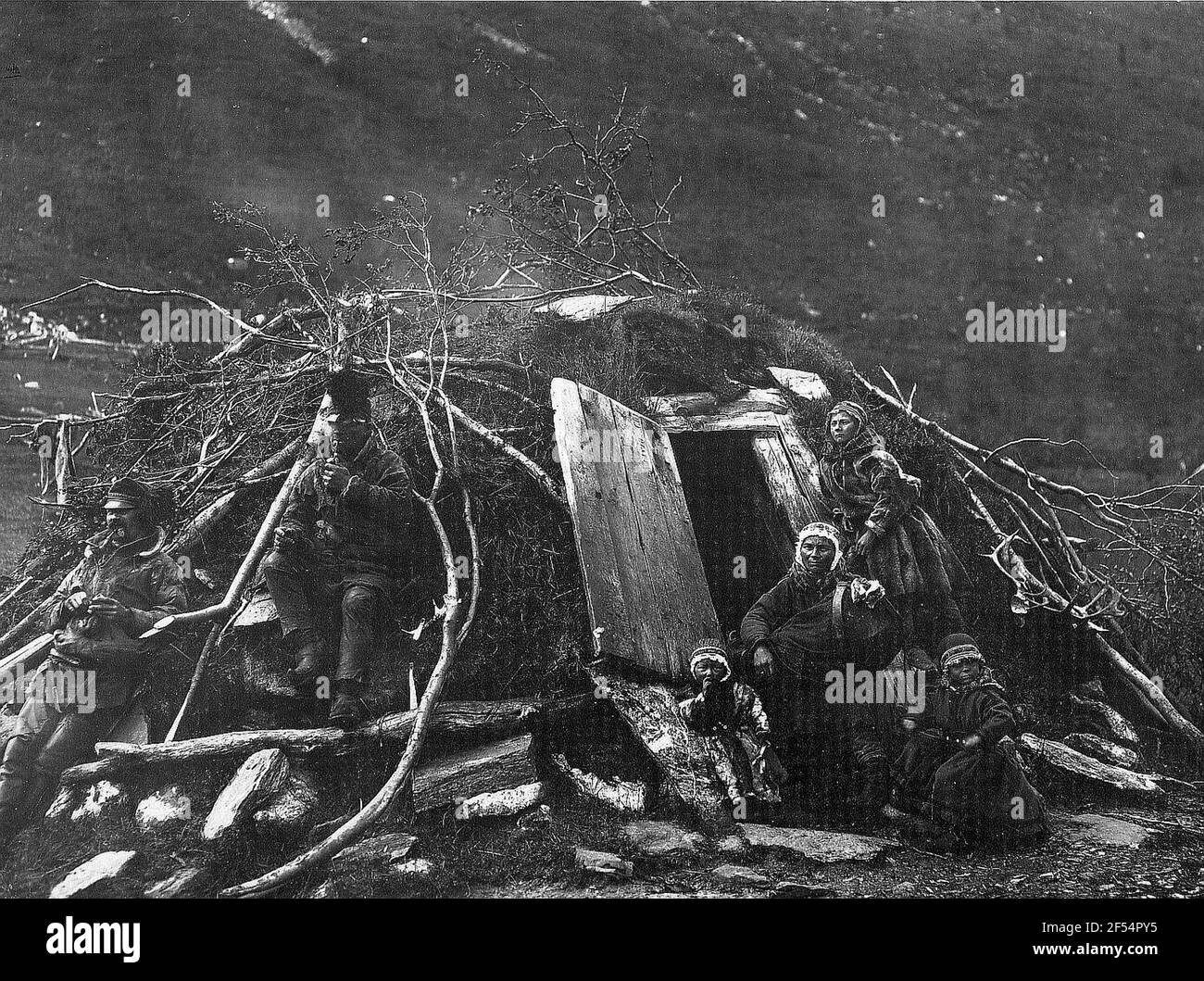 Earth homes Black and White Stock Photos & Images - Alamy