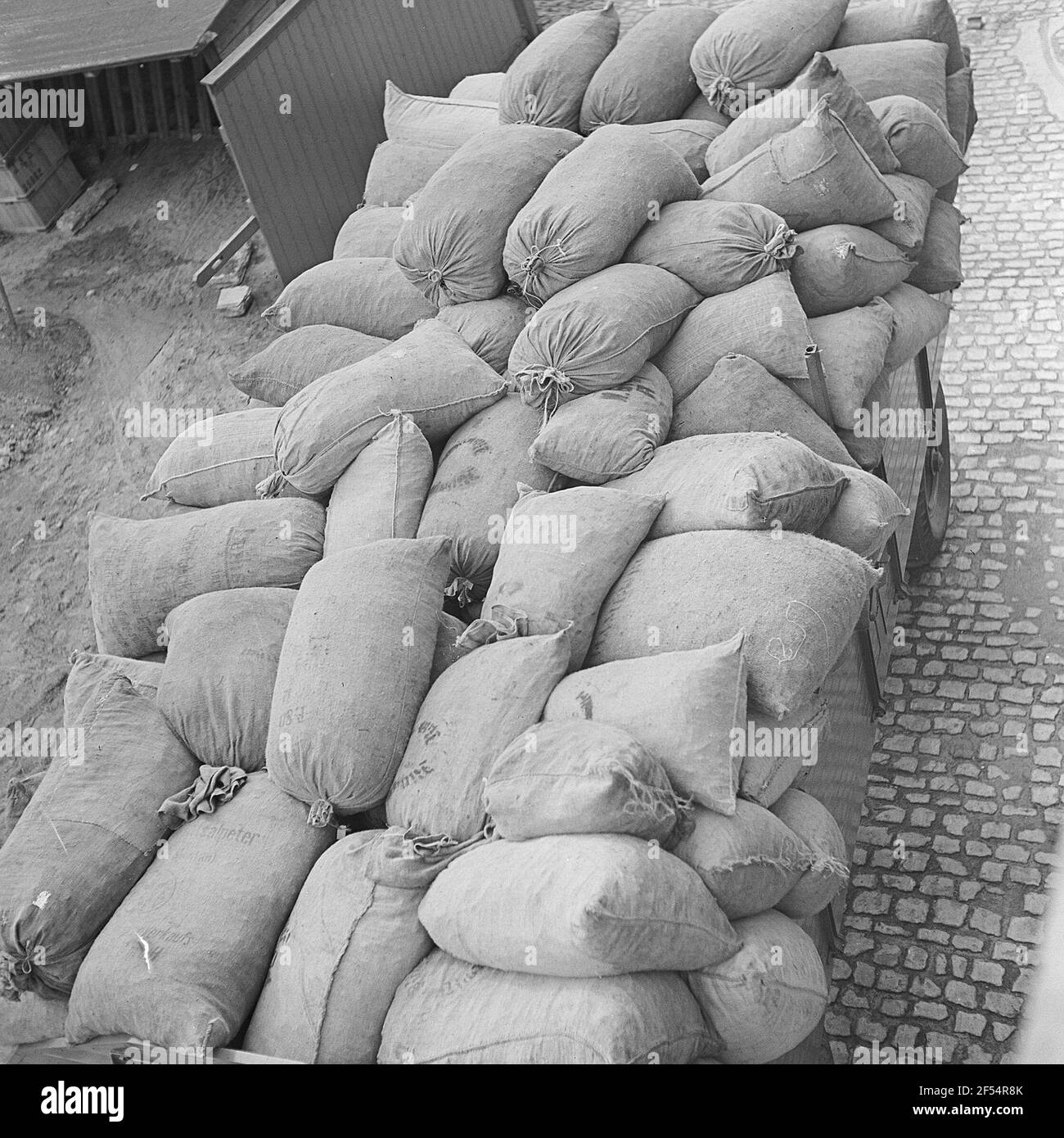 Canned pea Black and White Stock Photos & Images - Alamy