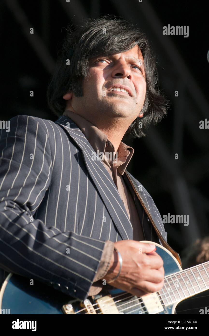 Cornershop singh hi-res stock photography and images - Alamy