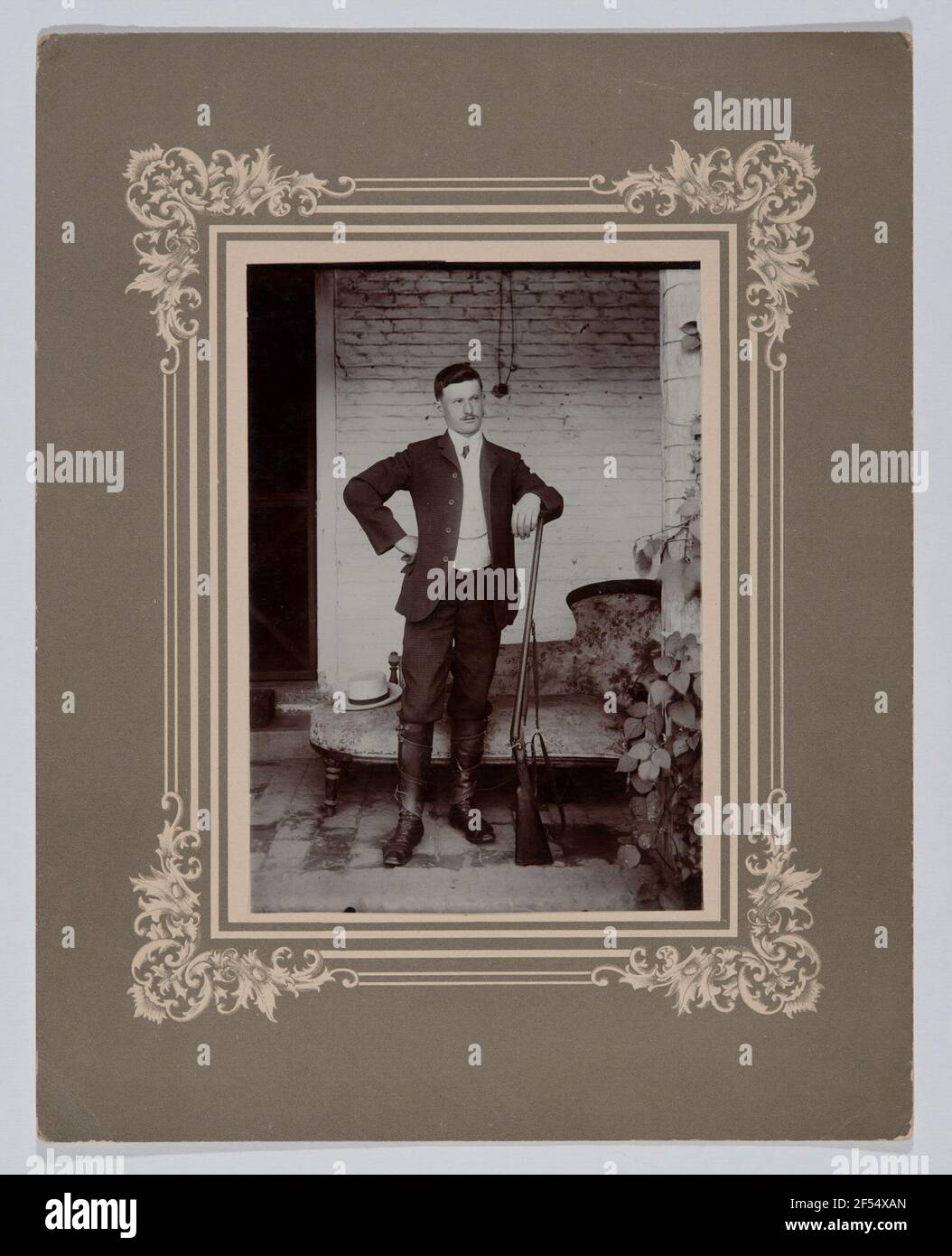 Portrait Ernst Otto Gerhardt with rifle, recorded in Argentina Stock ...