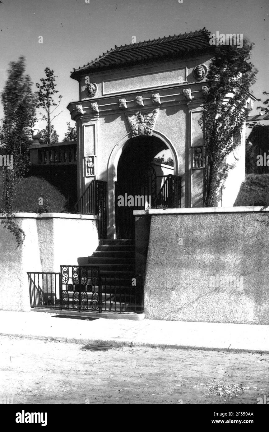 Roßwein. Villa of the shoe manufacturer Carl Fuchs, at the station 1st ...