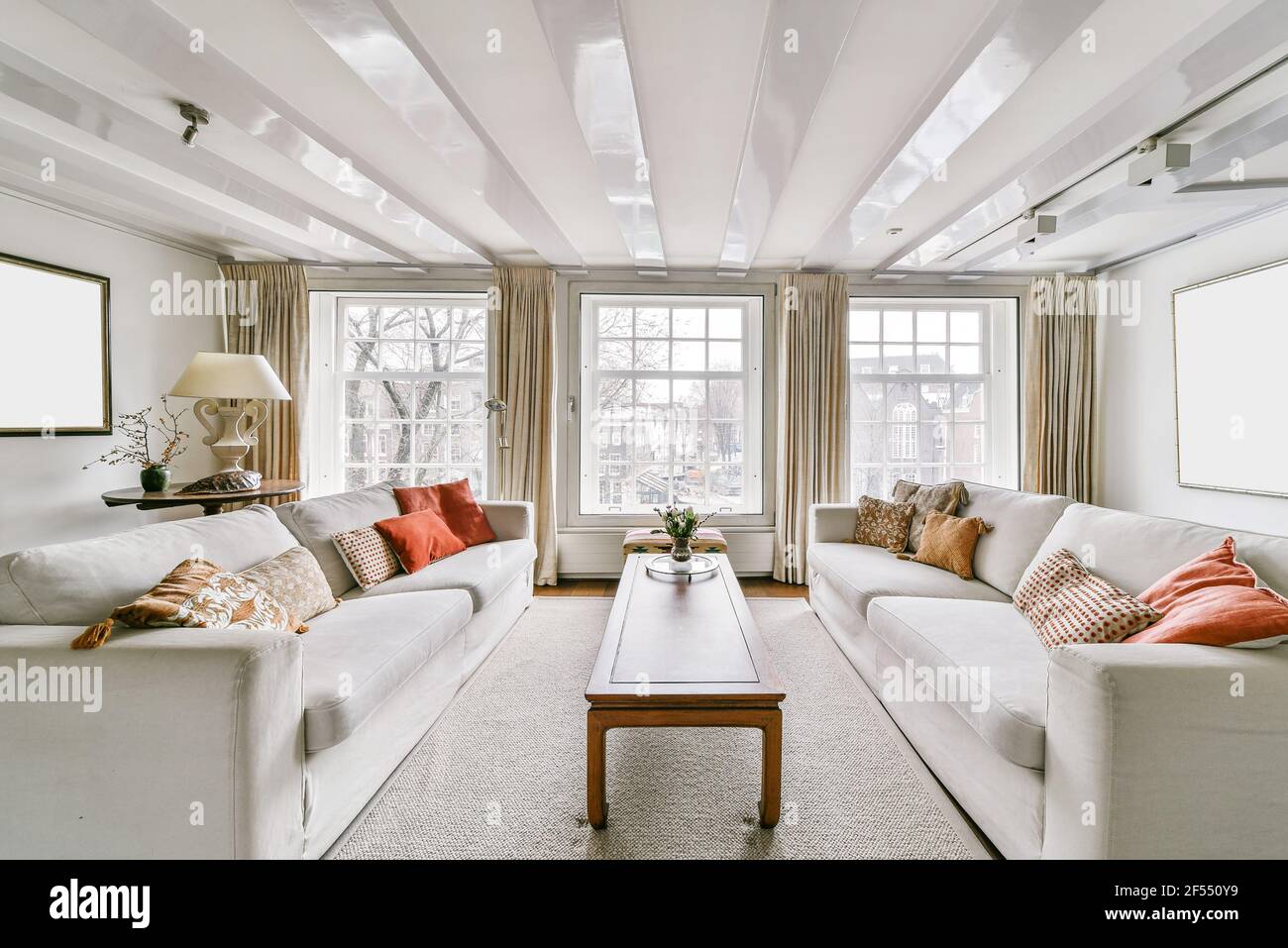 Beautiful living room Stock Photo - Alamy