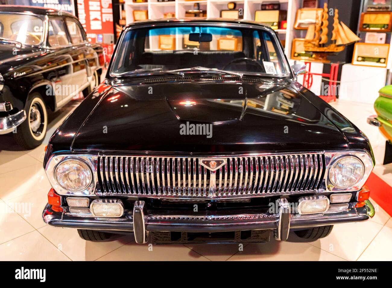 Volga gaz 24 car hi-res stock photography and images - Alamy