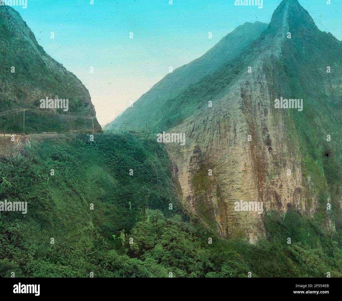 Steeply sloping hi-res stock photography and images - Alamy