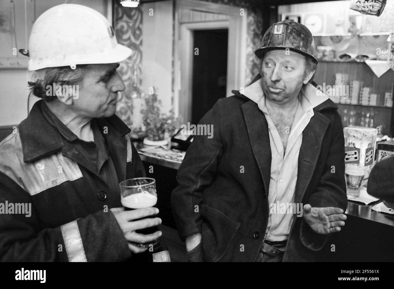 Arthur Scargill at colliery (Kellingley) in Dec 1980 wit Sid Weighell ...