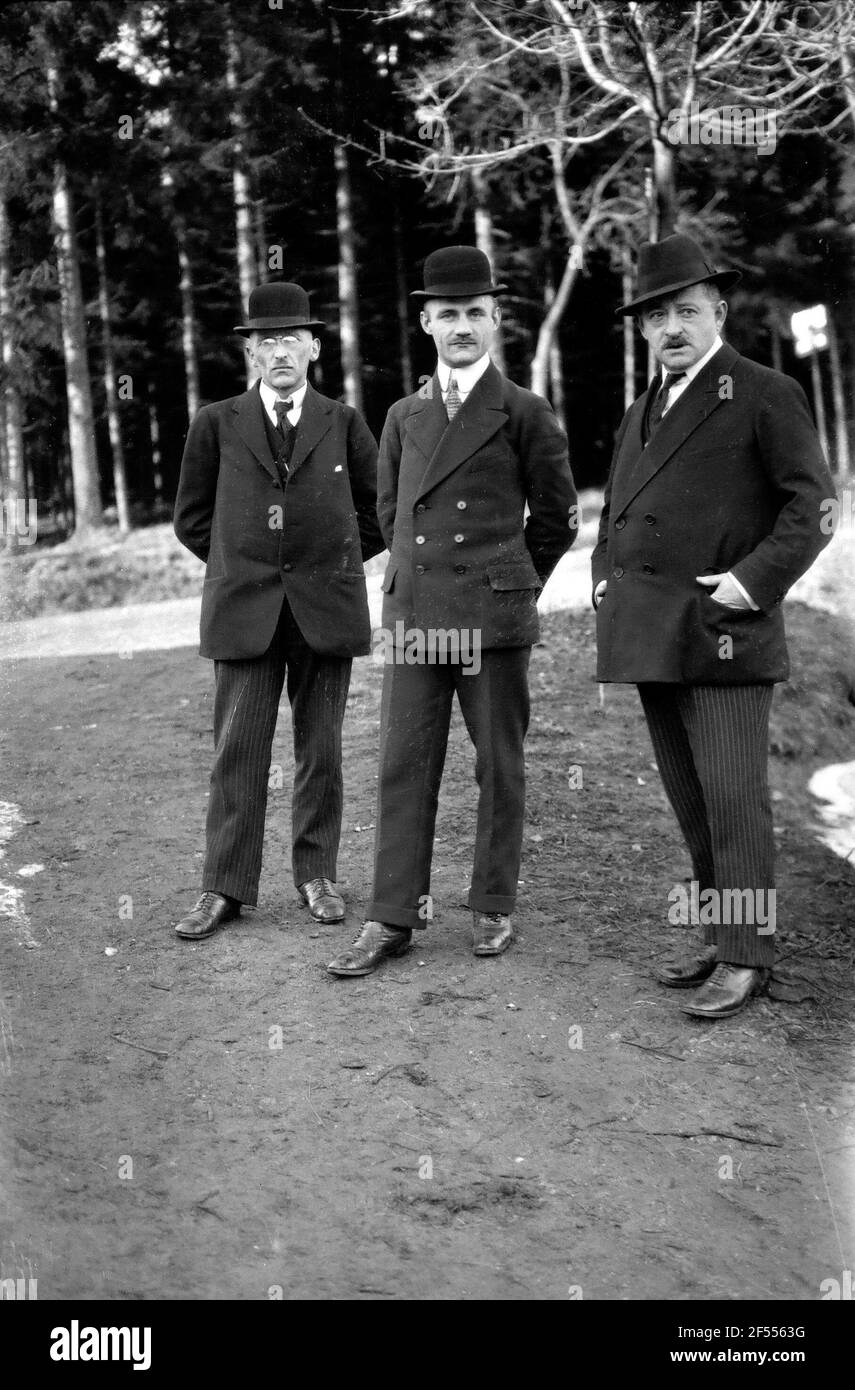 Three gentlemen Black and White Stock Photos & Images - Alamy