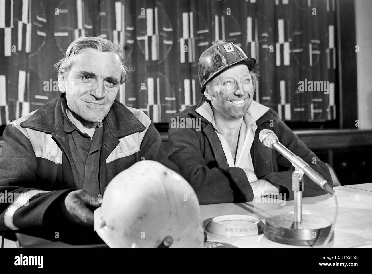 Arthur Scargill at colliery (Kellingley) in Dec 1980 wit Sid Weighell ...